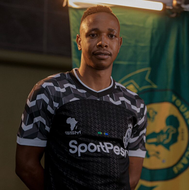 Hizi Apa Picha Za Jezi Mpya Ya Yanga Sc 2024/2025 - HABARI FORUM