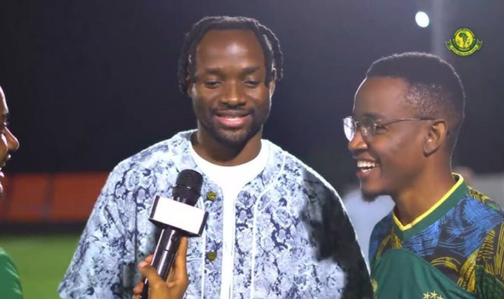 Fiston Mayele Aeleza Jinsi Anavyomisi Bato na Aziz Ki - HABARI FORUM